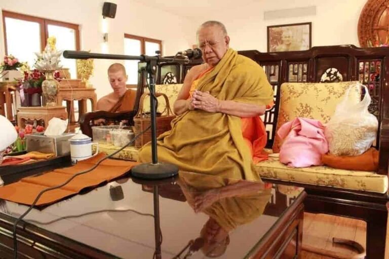 Opening Ceremony of the Dhammacakka-hall in Australia | Buddho.org